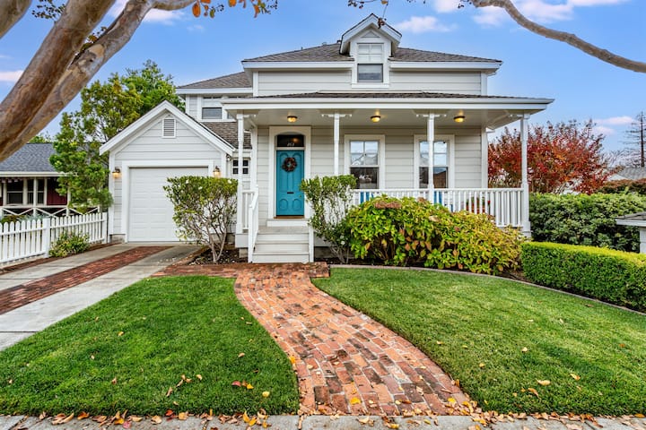 The Heart Of Sonoma Plaza: Stylish 1877 Victorian - Sonoma, CA