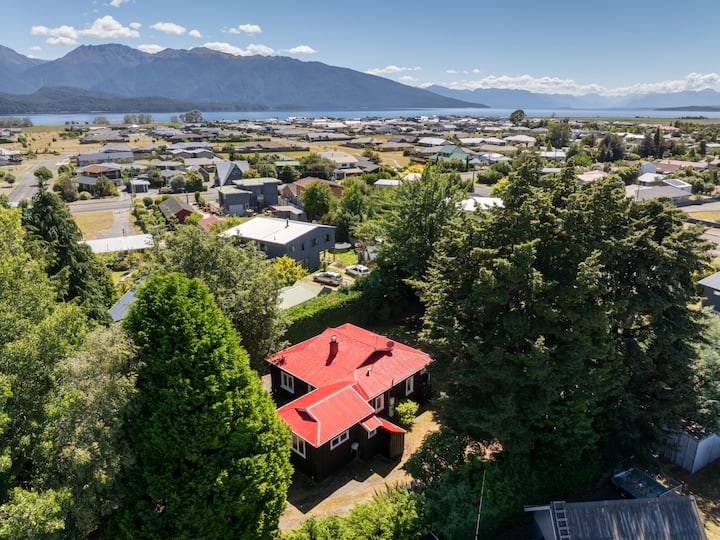 Fiordland Hideaway - Te Anau Holiday Home - Te Anau