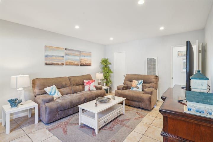 Beautiful 2 Bed Beach Condo  #104 - Carpinteria, CA