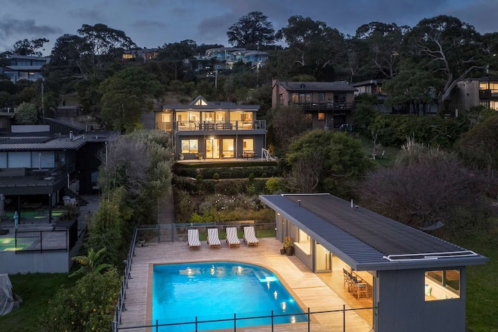 Martha's Peak Solar Heated Pool & Views - Mornington