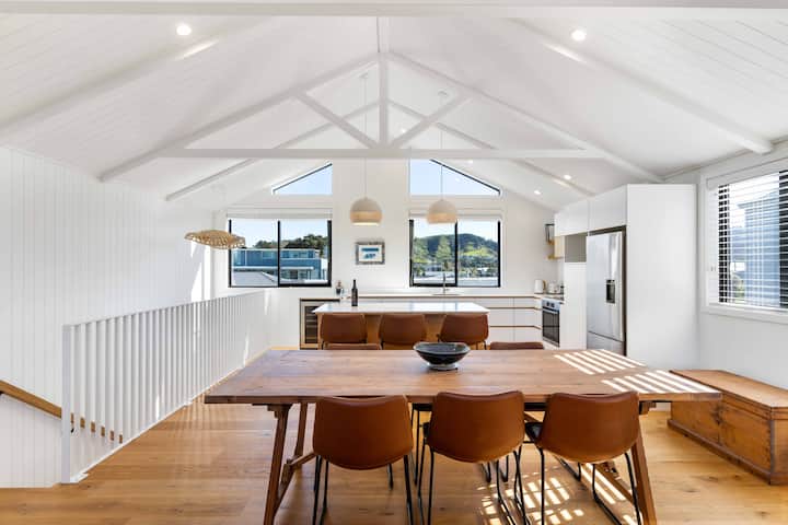 Central Beach Pad - Waihi Beach Holiday Home - Waihi Beach