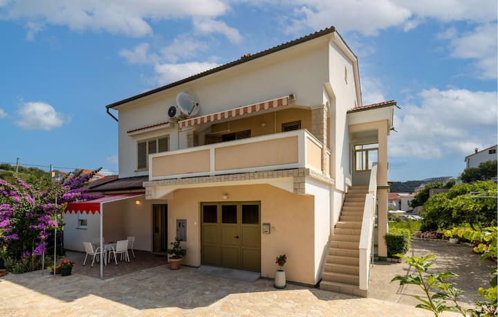 Nice Apartment In Supetarska Draga With Wifi - Lopar