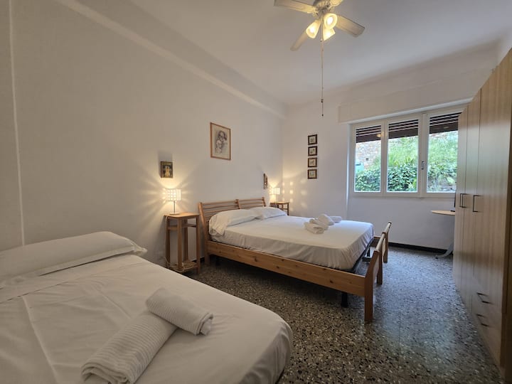 Eden - Eden, Iris -  By Ligooria - Ligurië