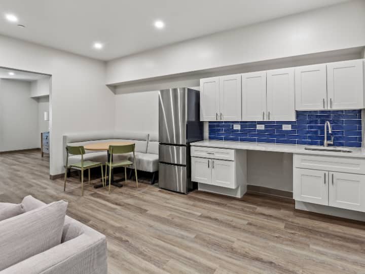 Seaport Suites - Signature Queen Suite - Wildwood, NJ