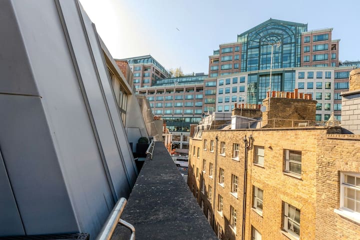 Liverpool St | 2-bed Penthouse Duplex W Terrace - 