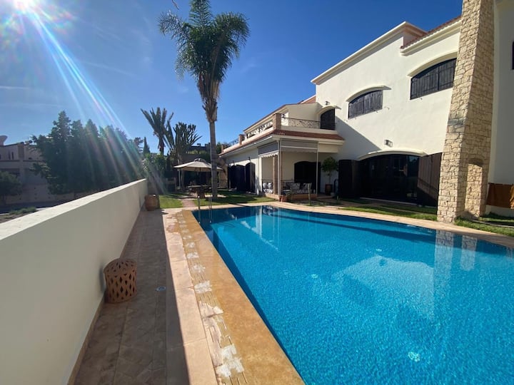Luxueuse Villa De 6 Chambres Avec Piscine à Agadir - Agadir