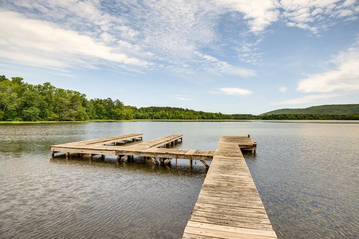 Boat & Swim: Lake Guntersville Family Home - 好萊塢