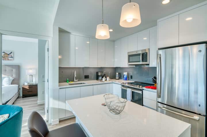 Stunning Apt With City Views - Boston, MA