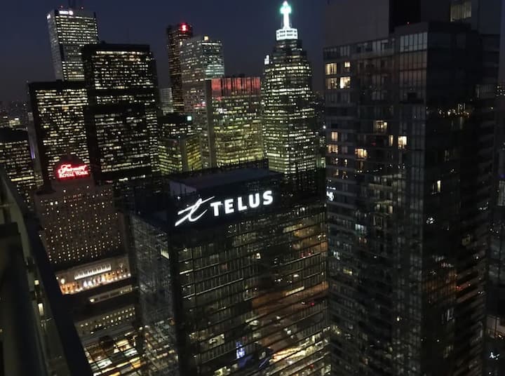 Downtown Toronto: Skyline View! - Mississauga