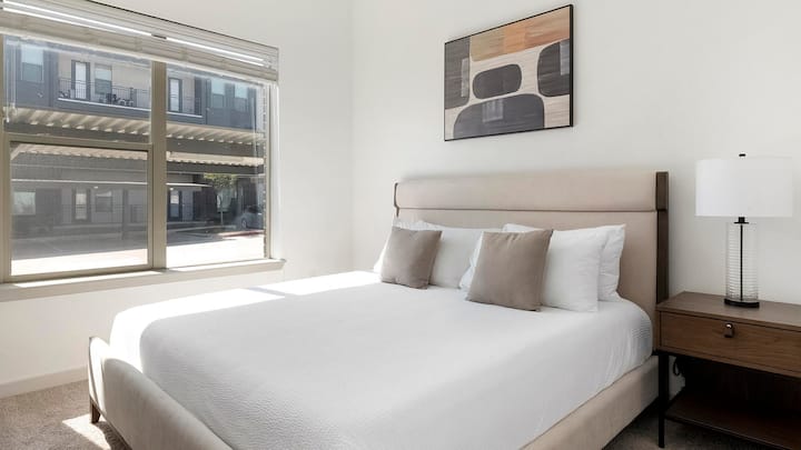 Landing | Incredible 1bd, Gym, Clubhouse - Dallas, TX