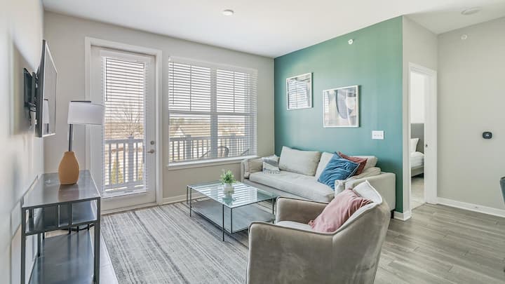 Landing | Modern 2bd, Pool, Clubhouse - Huntsville, AL