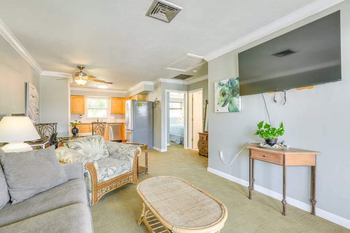 Dog-friendly Getaway: Steps To Fort Myers Beach! - Fort Myers Beach, FL