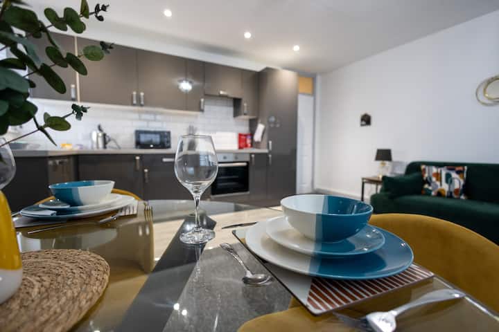 Entire Apartment In Sudbury - Suffolk Square - Hedingham Castle