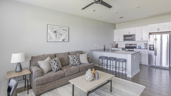 Landing | Stunning 1bd, Pool, Gym - Huntsville, AL