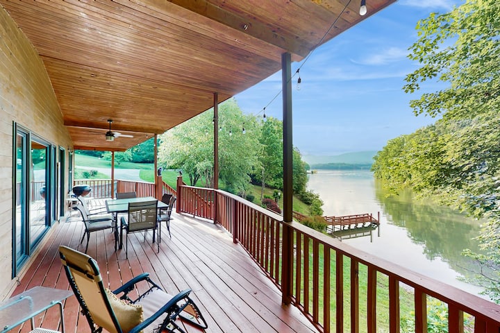 3 Br Lakefront Cabin With Dock, Pool Table & Wifi - White Pine, TN
