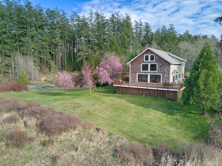 Island Escape With Comfort And Privacy -Margo Hous - Friday Harbor, WA