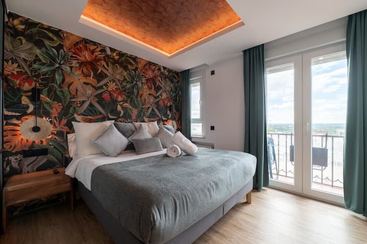 Gran Via Capitals, Madagascar - Madrid