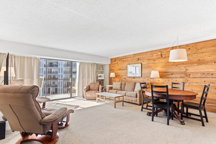 Ocean View 3br Condo, Steps To Beach + Pool Access - Ocean City