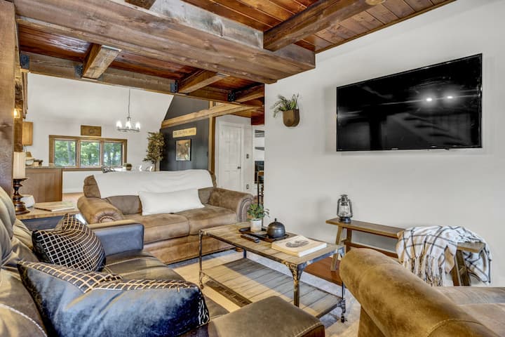 Downtown Luxury |Walk To Shops + Docks | Wolfeboro - Wolfeboro, NH