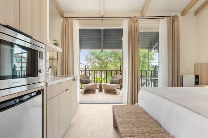 Casa Riviera 27 - Boutique Suites - Santa Barbara, CA