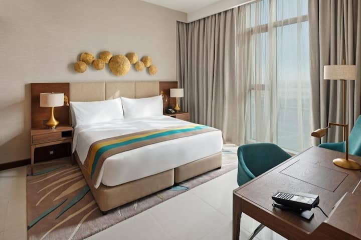 Standard King Room Near Al Maktoum Airport - Dubai