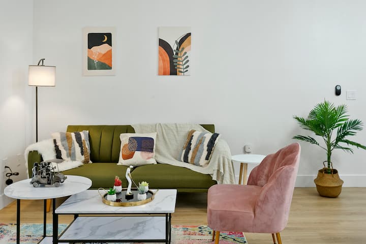 Cozysuites Glendale #10 Steps From Stadium W/ Pool - Glendale, AZ