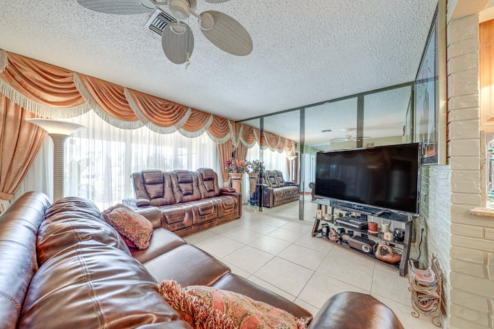 4 Mi To Hard Rock Stadium: Miramar Home W/ Bbq! - Miramar, FL