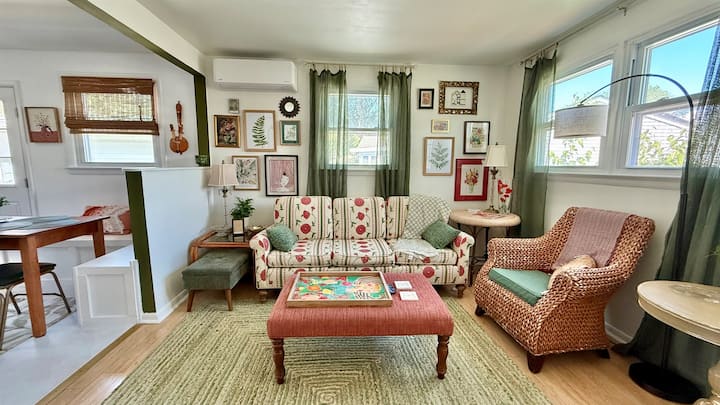 Walk To Winery | Cozy Botanical 2br - Cape May, NJ