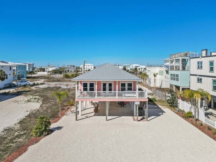 Shell Yeah, 3bd/2ba, Gulf Views, Boat Parking! - Mexico Beach, FL
