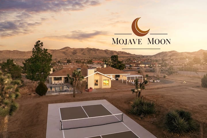 Mojave Moon- Group Retreat W/pool,spa & Pickleball - Joshua Tree, CA