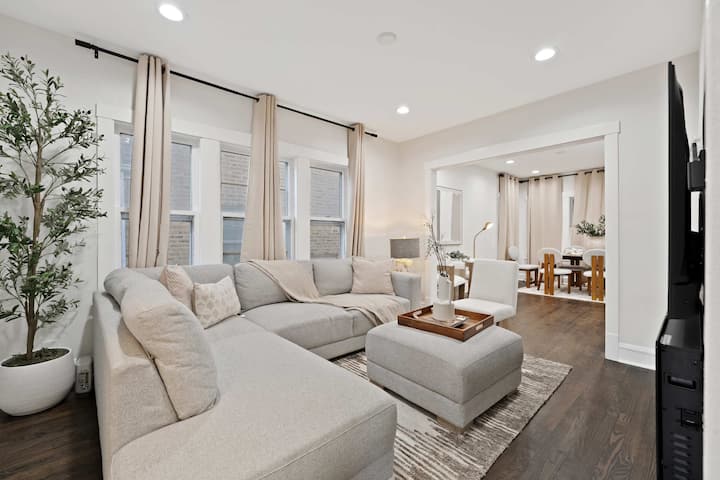 Historic 5br Berwyn Home With Modern Comforts - Oak Park, IL