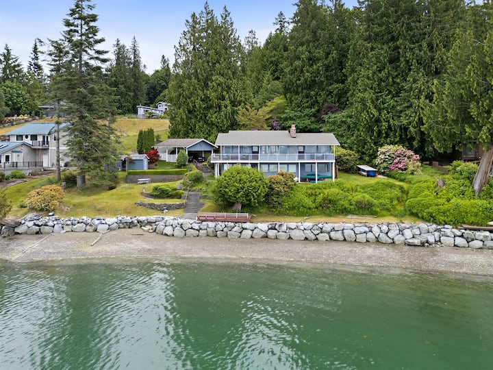 200' Waterfront Classic Home ~ Private Raft Island - Gig Harbor, WA