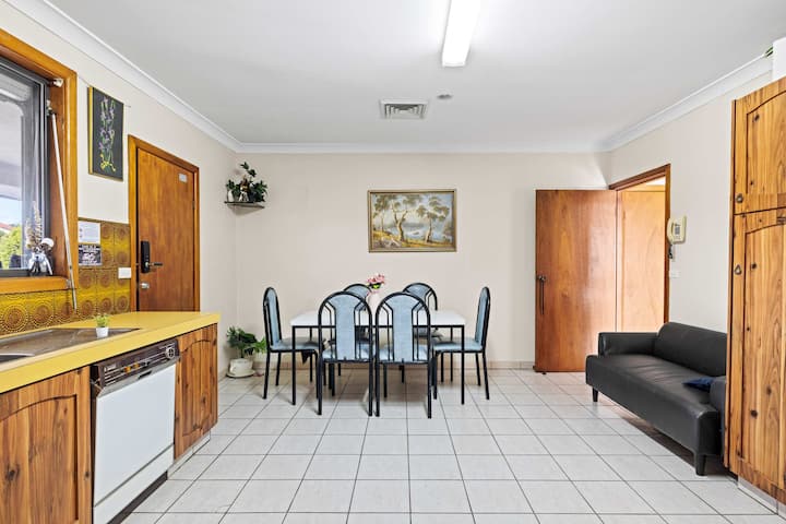 Serene And Spacious King Room - Quiet Yet Central - Liverpool