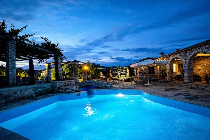 Saltos Apartment 2 - Pool & Garden Getaway - Chalkidiki