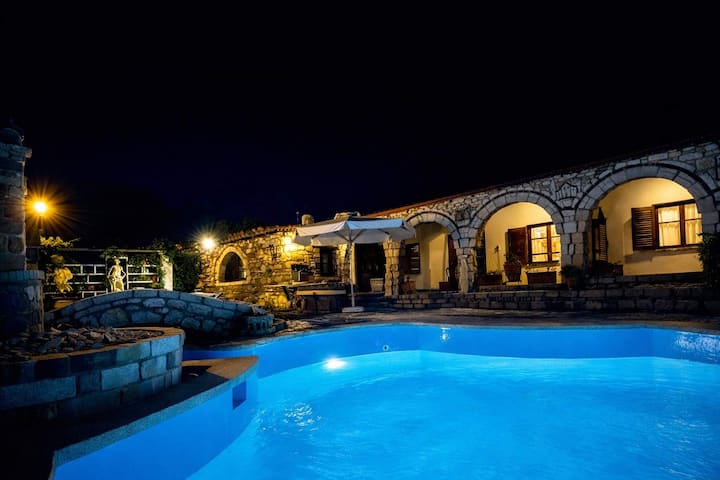 Saltos Apartment 1 - Serene Pool & Garden Escape - Chalkidiki