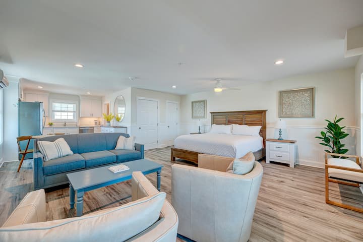Adj 3rd Flr Trio: 3001 (King), 3002 & 3003 - Topsail Beach, NC