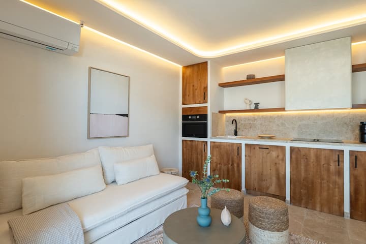 6- Netflix & Chill In Menorca - Minorca
