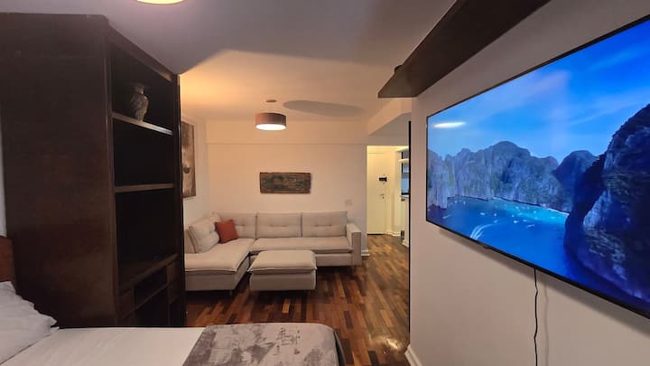 Cama King / Garagem / Belo E Completo Em Pinheiros - Pinheiros