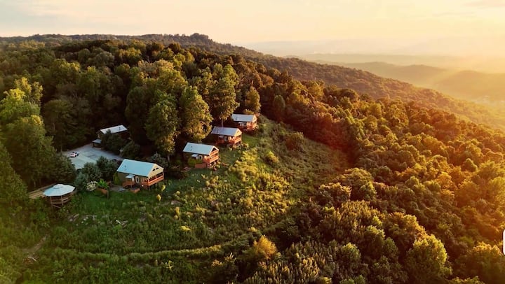 Critter Corner Cabin – Cozy Bluffside Retreat - Jasper, TN