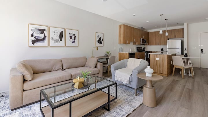 Landing | Spectacular 1bd, Courtyard - Staten Island