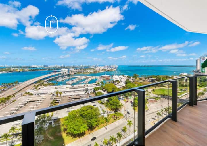 Luxury Living | Unmatched Bay Views & Vip Perks* - Miami, FL
