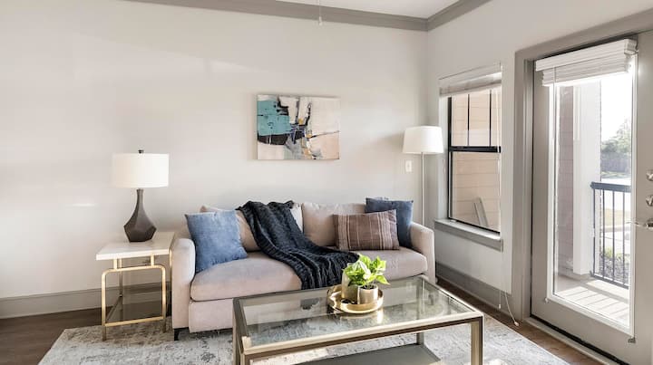 Landing | Beautiful 1bd, Gym, Pool - Carrollton, TX