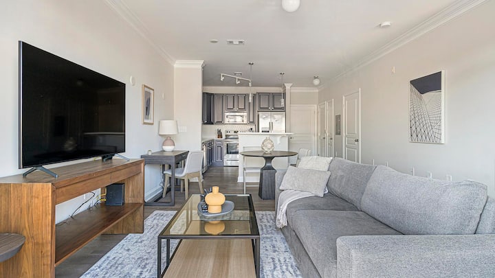 Landing | Chic 1bd, Gym, Courtyard - Cary, NC