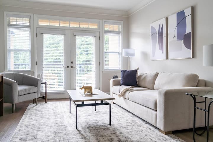 Landing | Chic 2bd, Gym, Courtyard - Cary, NC