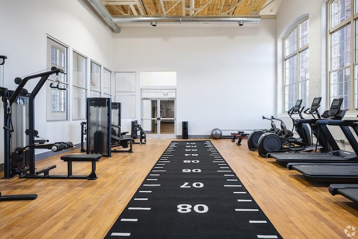 Landing | Stylish 3bd, Yoga Studio, Gym - Greenville, SC