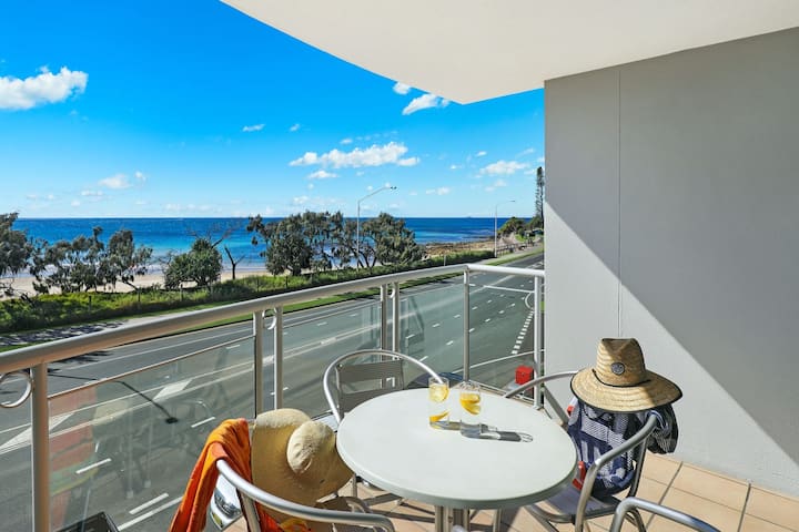 Superior Beachside Two Bedroom Ocean View - ムールーラバ