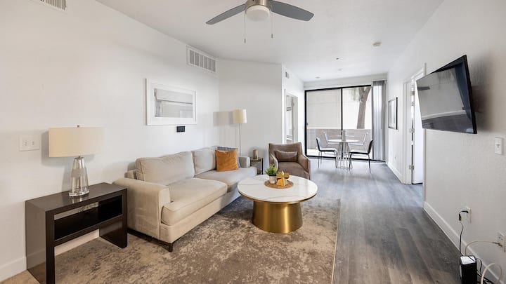 Landing | Modern 2bd, Game Room, Pool - Tempe, AZ