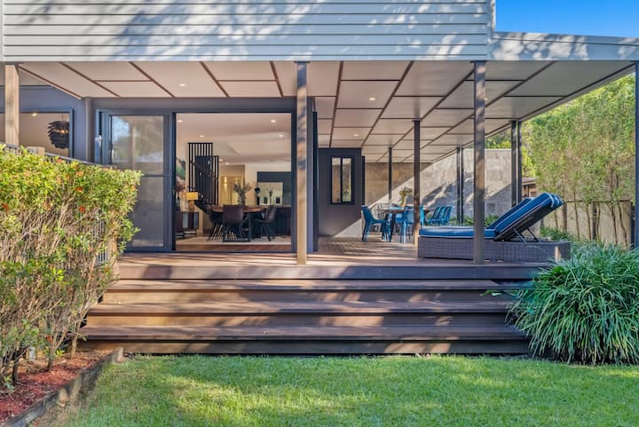Beachside Retreat - Modern Luxe Living By The Sea - Byron Bay