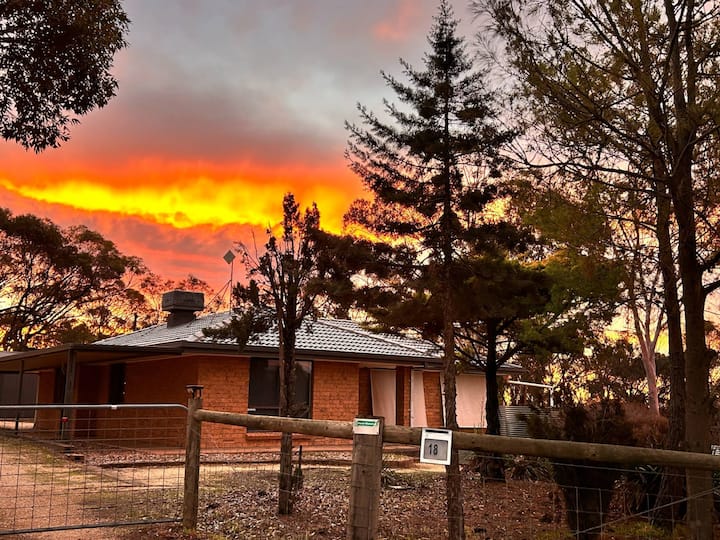 Villa Scalzi – 4-bed Getaway- Free Wine - The Barossa Council