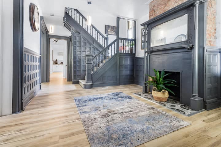 Massive 11br Home  Ideal For Reunions - Niagara Falls, NY